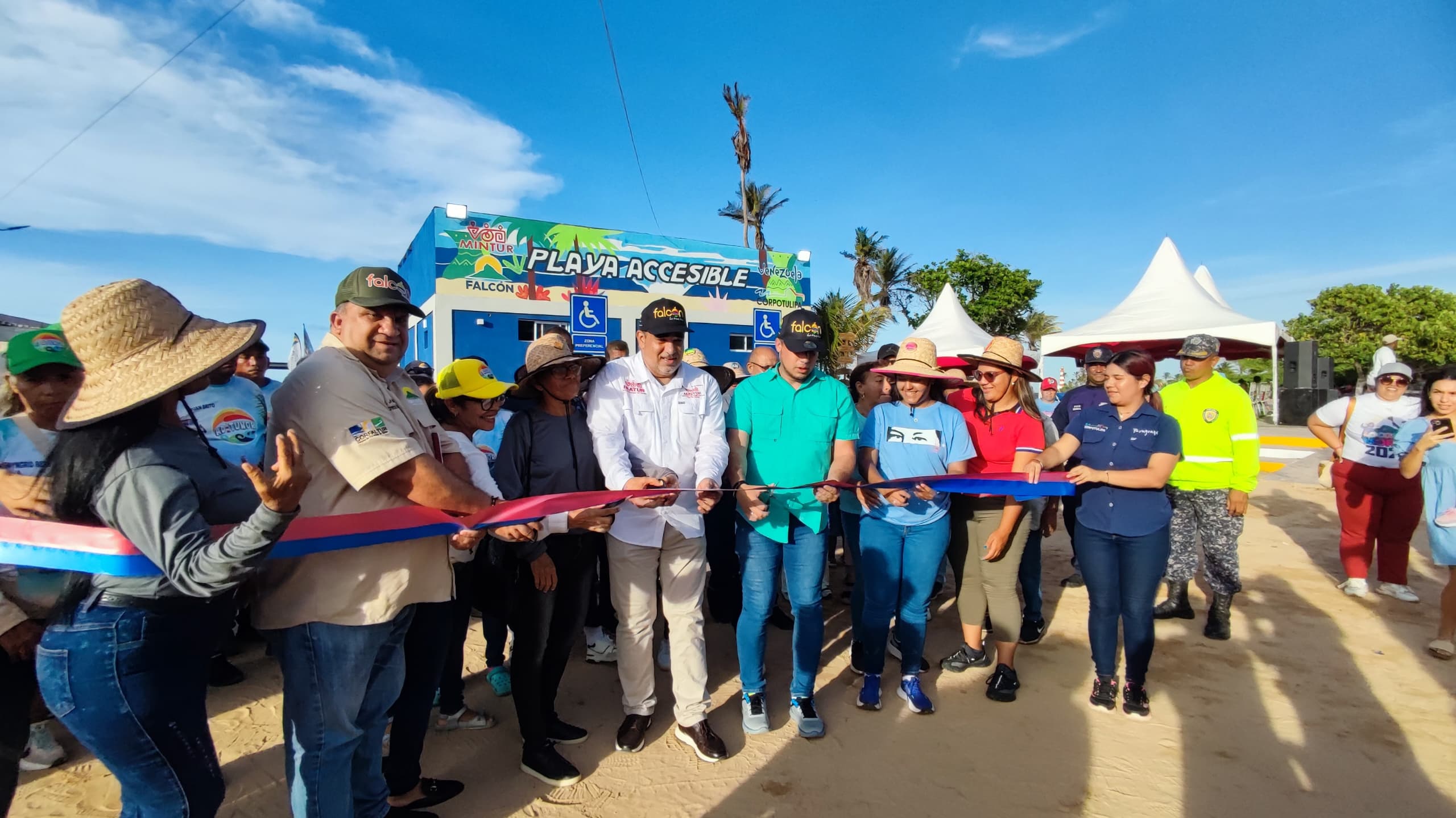 Adícora estrena la primera playa accesible de Venezuela - Cápsula Digital