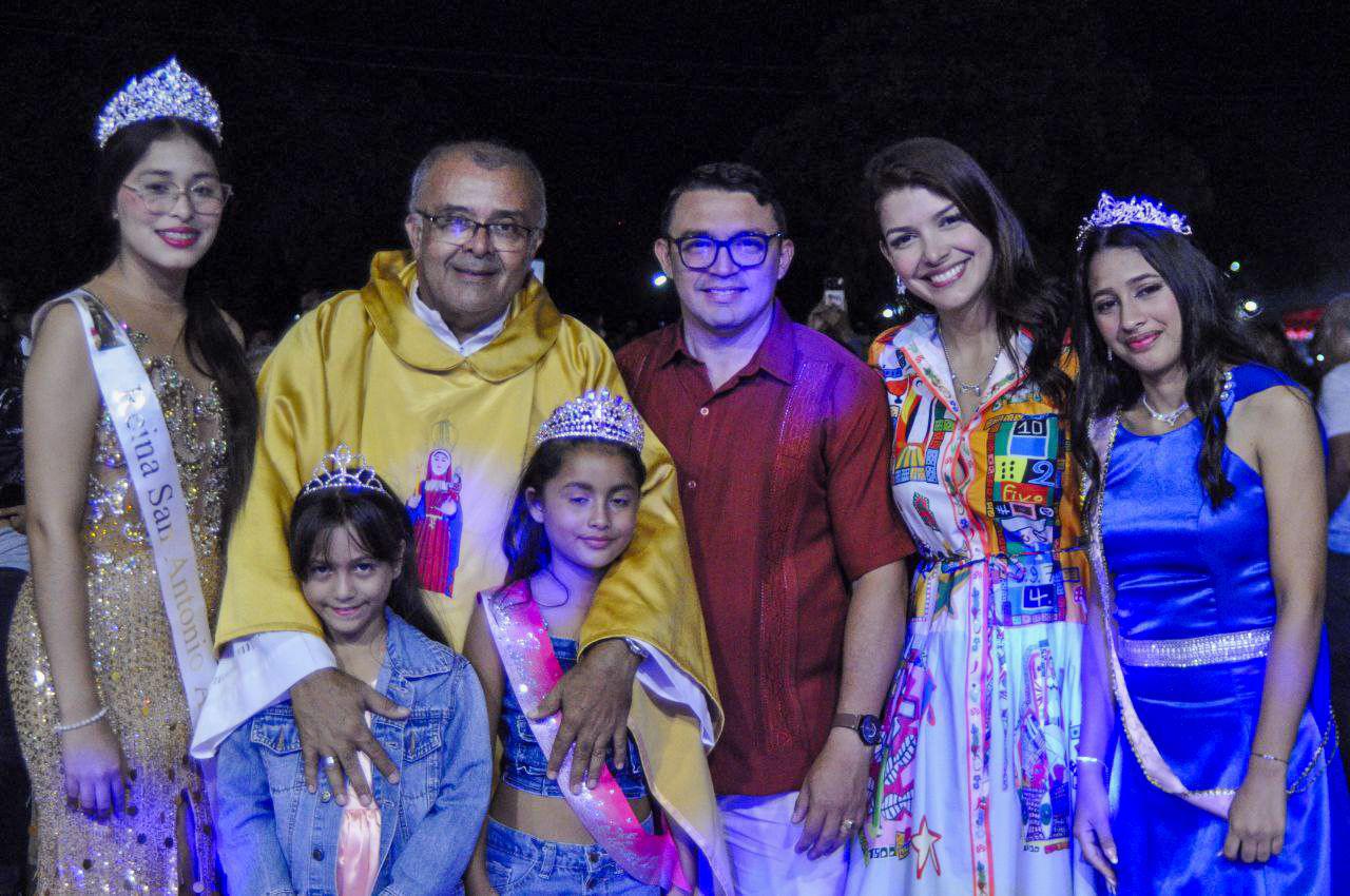 Alcalde Henry Hernández comparte con pueblo de Mitare en fiestas de La Candelaria - Cápsula Digital